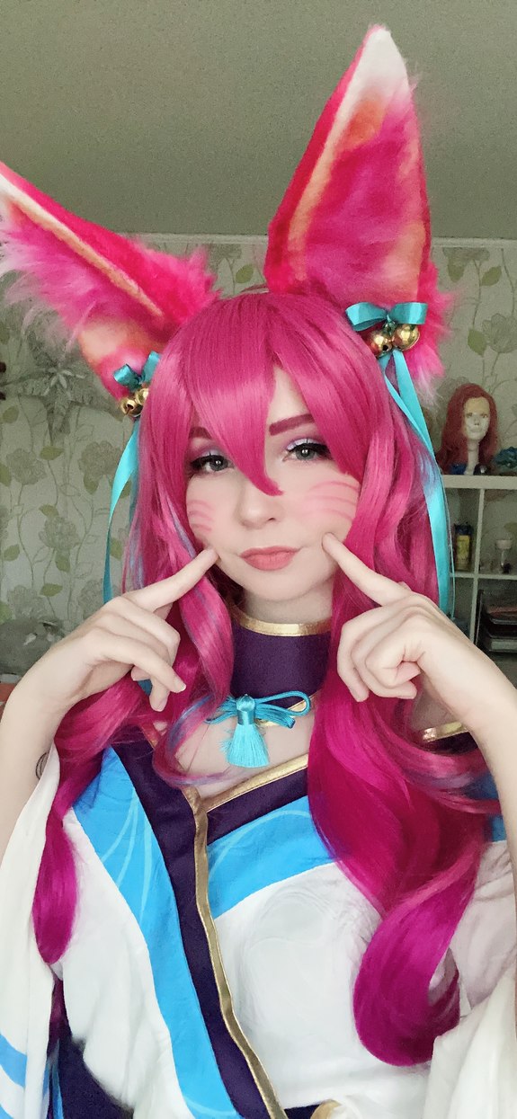 Ahri Cosplay