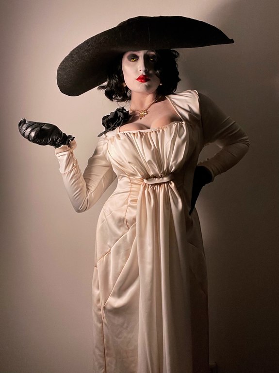 Lady Dimitrescu Photo Set - Vokunzul. One of my most awaited sets ever ...