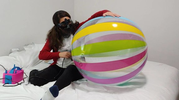 Beachball blow by electric pump - julielooner. This is a short video really sexy of Ary blowing up